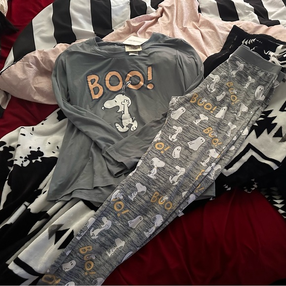 Snoopy | Intimates & Sleepwear | Snoopy Peanut Halloween Pajama Set ...